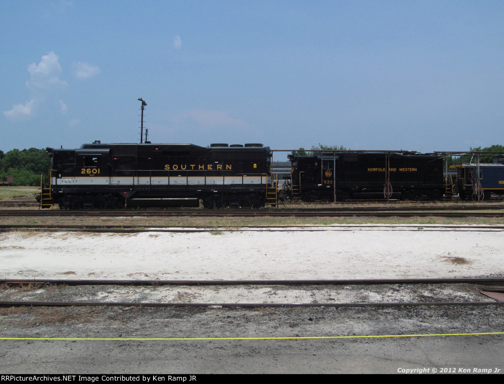 Southern 2601 & N&W 522